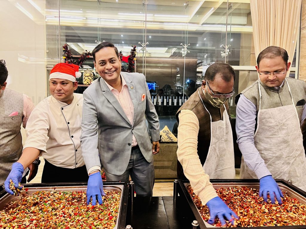 Cake mixing ceremony heralds Xmas season at DoubleTree Suites by Hilton ...