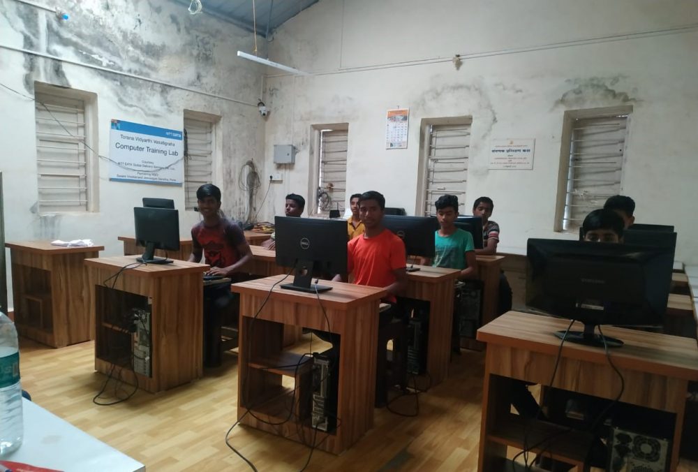 Skål International Pune contributes gadgets to local foundation for ...