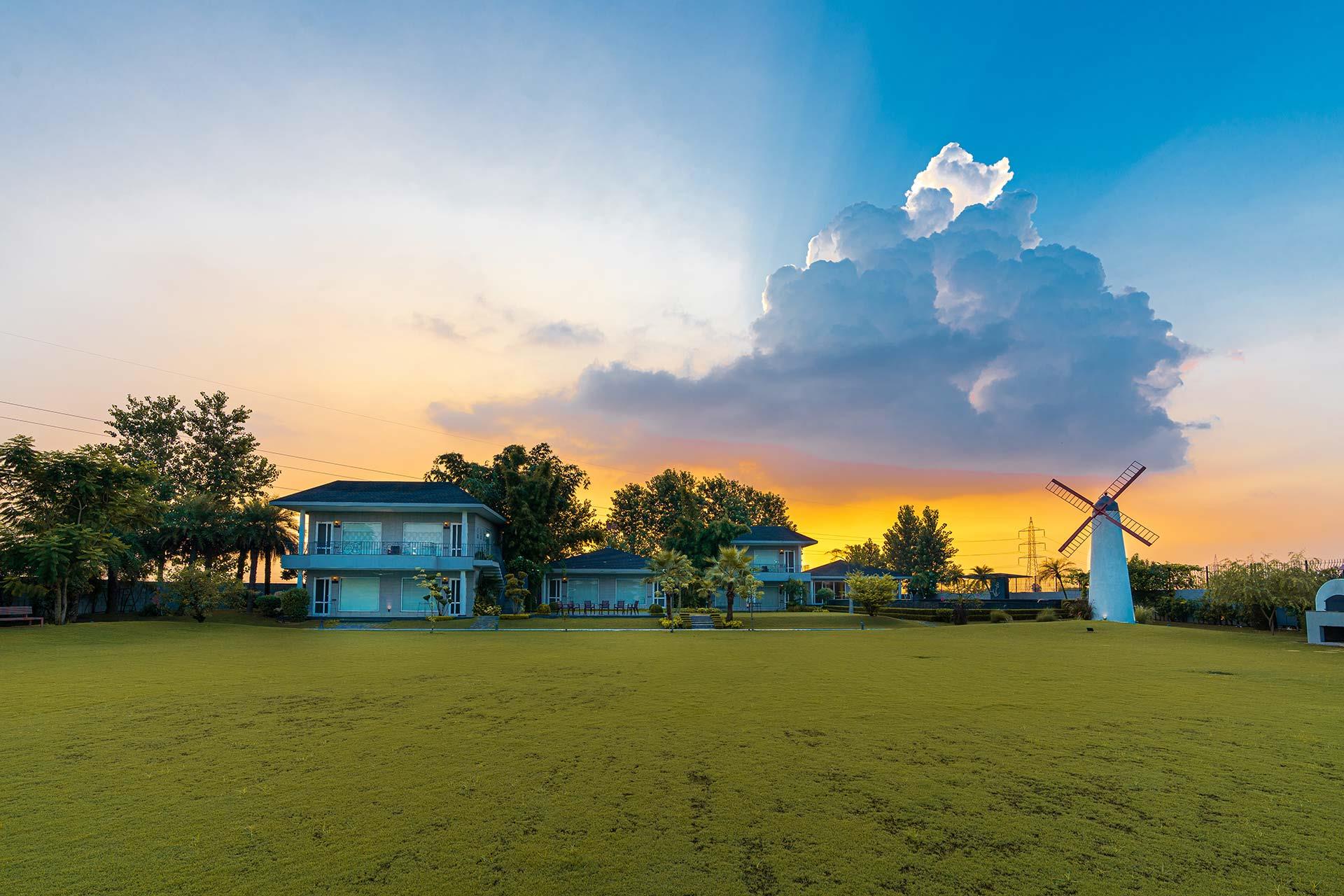 Baag-e-Fursat, an extravagant farmhouse rises from the still ground ...