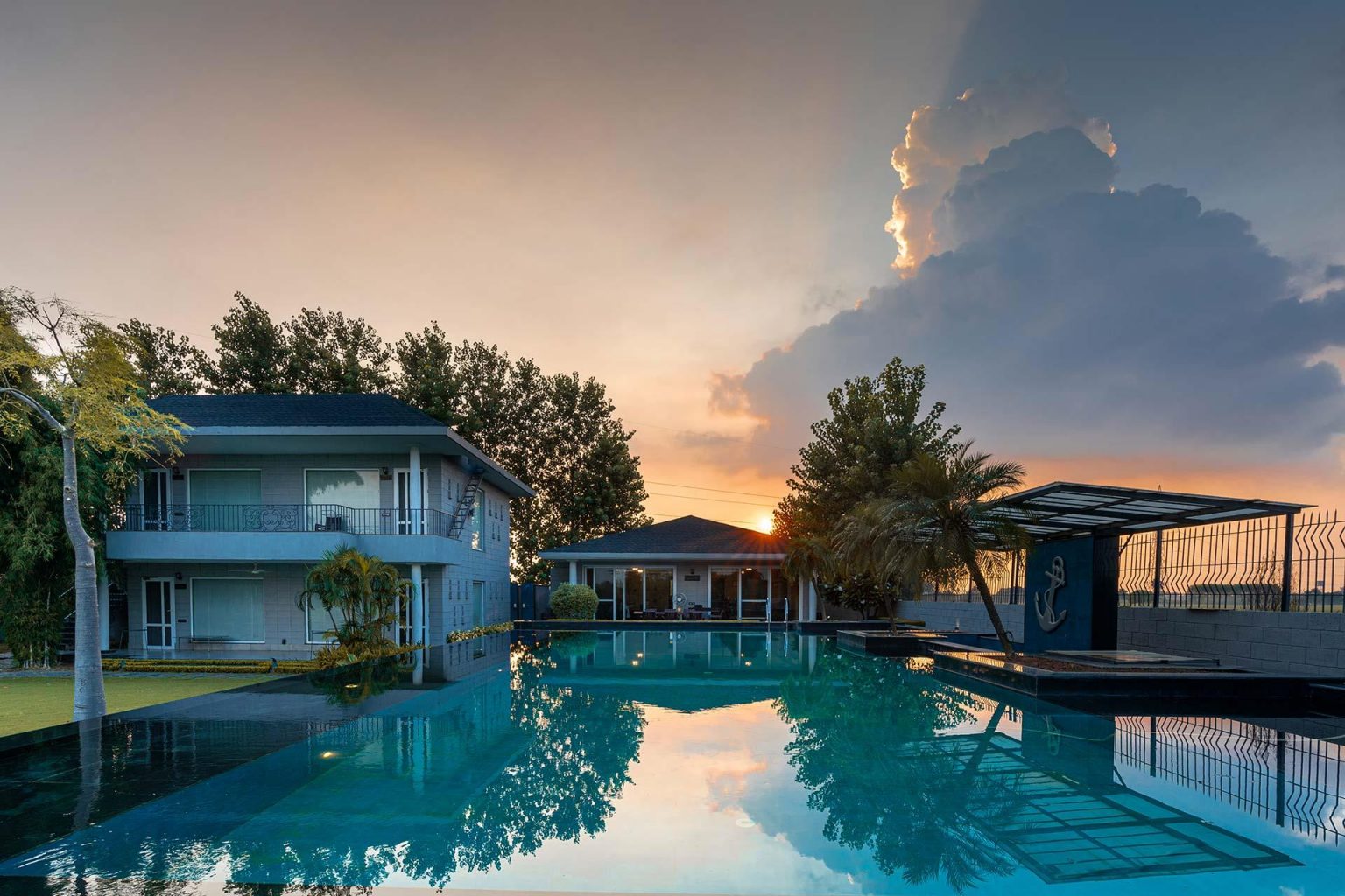 Baag-e-Fursat, an extravagant farmhouse rises from the still ground ...