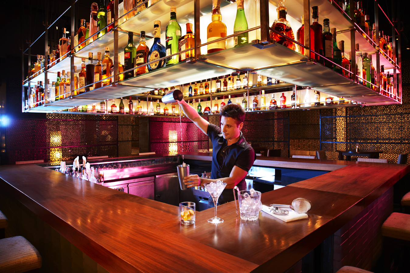 World renowned bartender Atilla Iskifoglu from Turkey takes over Sette ...