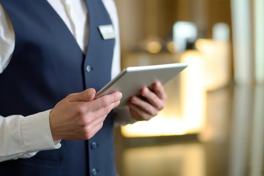 10 smart tips to integrate technology in hospitality - Hotelier India