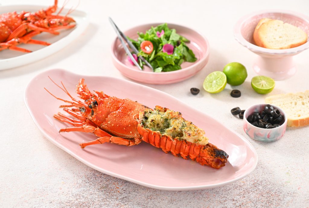 Asia’s largest pub Oia opens its doors to its guests in Bangalore ...