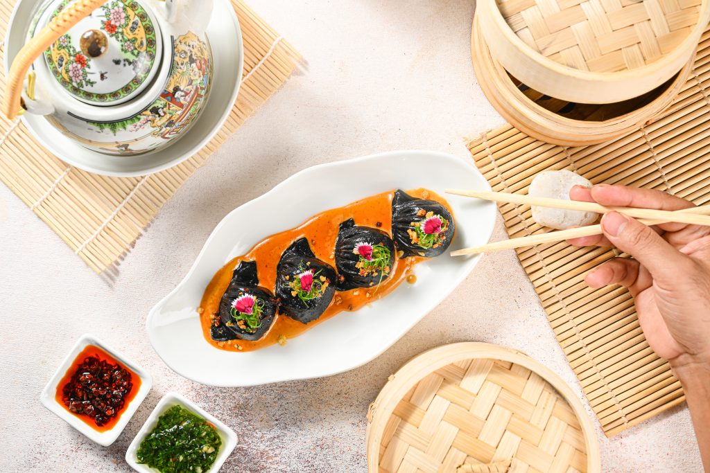 Asia’s largest pub Oia opens its doors to its guests in Bangalore ...