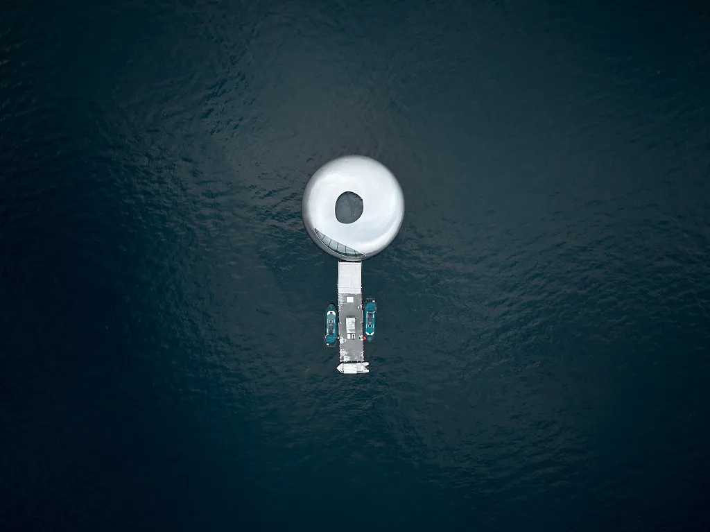 Iris, a striking restaurant in the floating Salmon Eye, opens in Norway ...