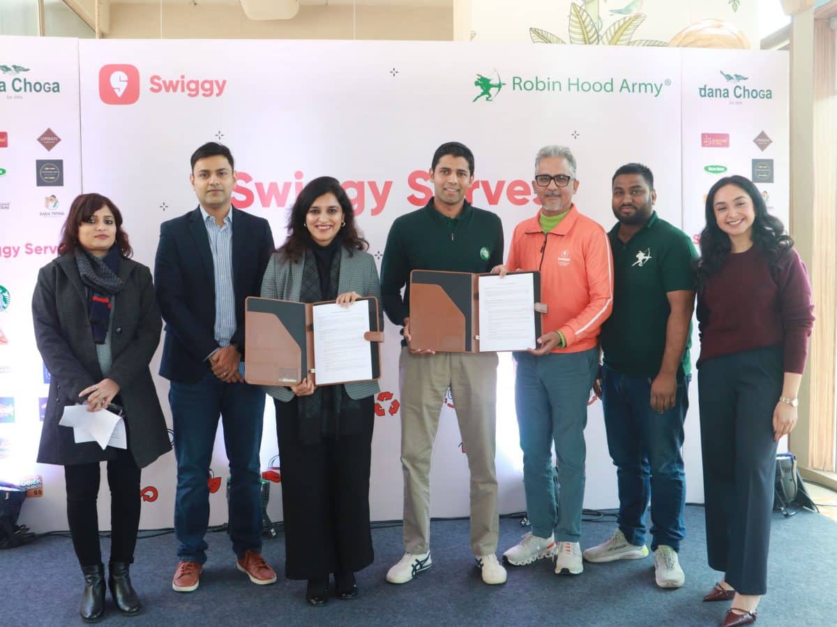 Swiggy Bolt partners with Domino’s for 10 minute pizza delivery ...