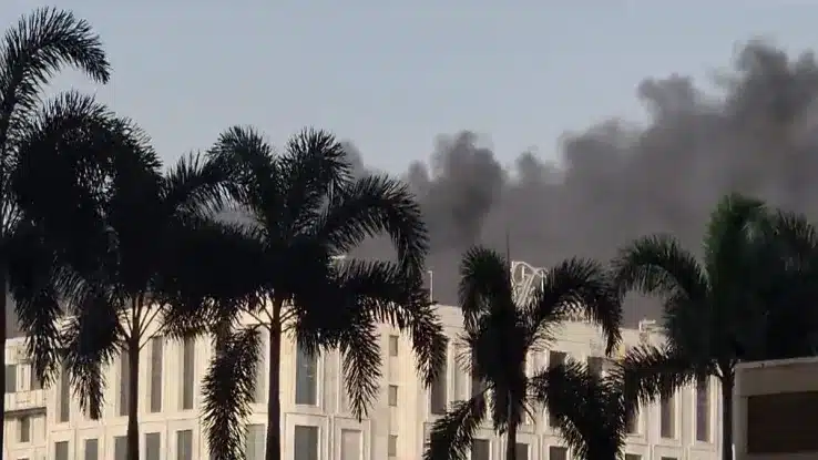 Fire erupts on hotel roof near Mumbai airport - Hotelier India